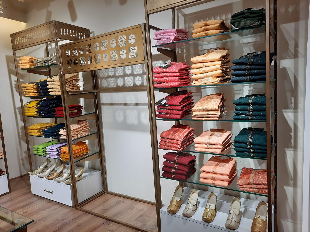 Bespoke Retail Display Racks & Custom Store Fixtures | Sigma Racks